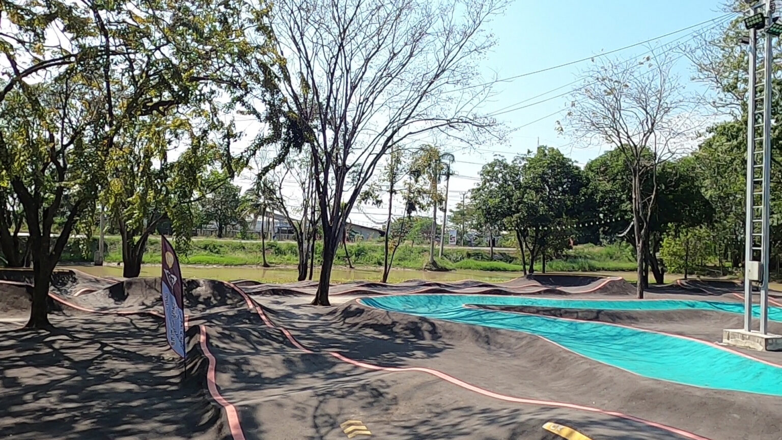พาเที่ยว Grandee Café & Skate Park คาเฟ่สุดมันสไตล์ Adventure อ.บางเลน ...