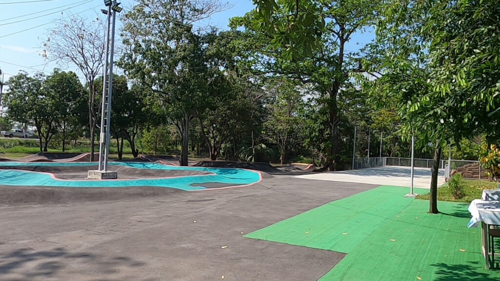 พาเที่ยว Grandee Café & Skate Park คาเฟ่สุดมันสไตล์ Adventure อ.บางเลน ...